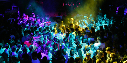 The Crowd on the Floor: Northwestern Magazine - Northwestern University