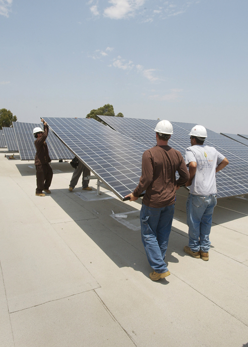A Solar Powerhouse: Northwestern Magazine - Northwestern University